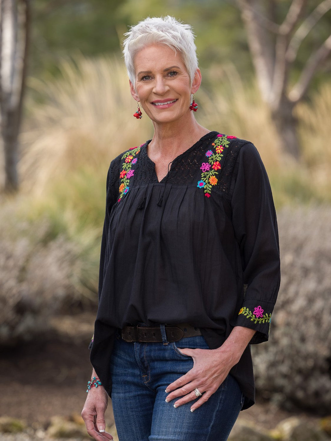 Pilar Fine Florals Black Tunic – Abrazo Style Shop